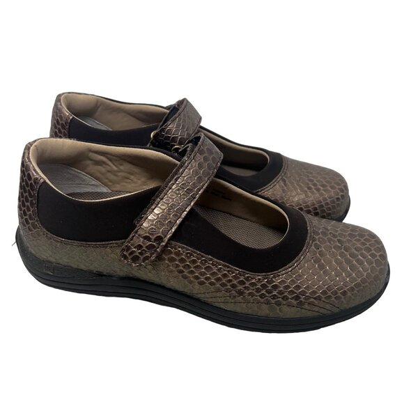 DREW | Shoes | Drew Rose Mary Jane Shoes Size 9 Snakeskin Round Toe ...